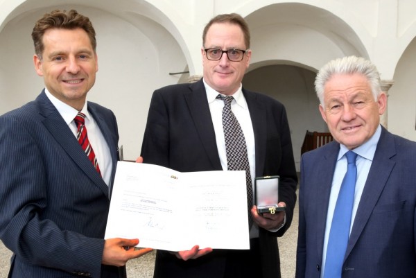 prof davis - salzi.at