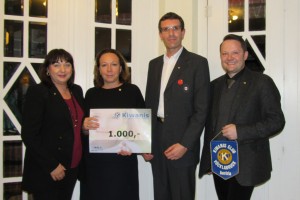 Kiwanier aus Vöcklabruck und Attnang unterstützen das Rote Kreuz - salzi.at