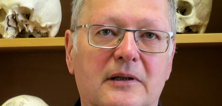 Der Mann, der aus den Knochen liest | 18. November - salzi.at