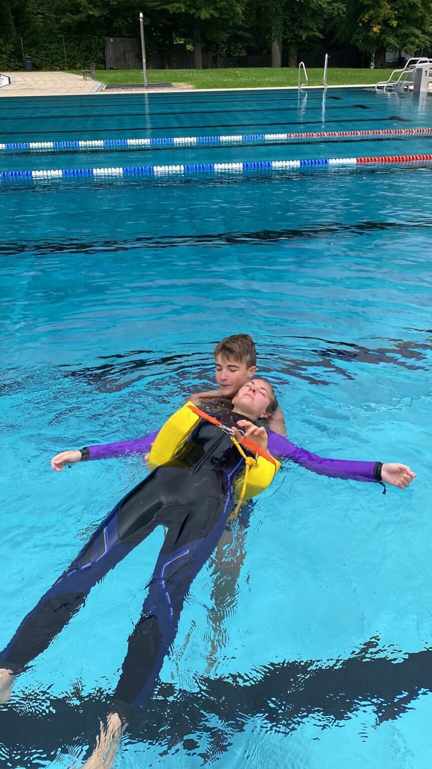 Wasserrettung Ebensee bildet neue Rettungsschwimmer aus 2 - salzi.at