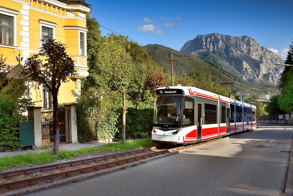 Schienenersatzverkehr auf der Traunseetram vom 10. Oktober bis 11 ...