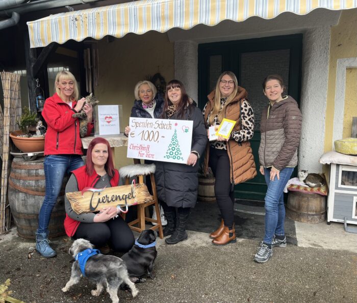 v.l. Doris-Nicole Eder (Tierengel), Lisa Weinberger (Tierengel), Ursula ...