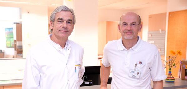 Prim._Dr._Wolfgang_Baschata_und_OA_Dr._Juergen_Bleier_OÖG - salzi.at