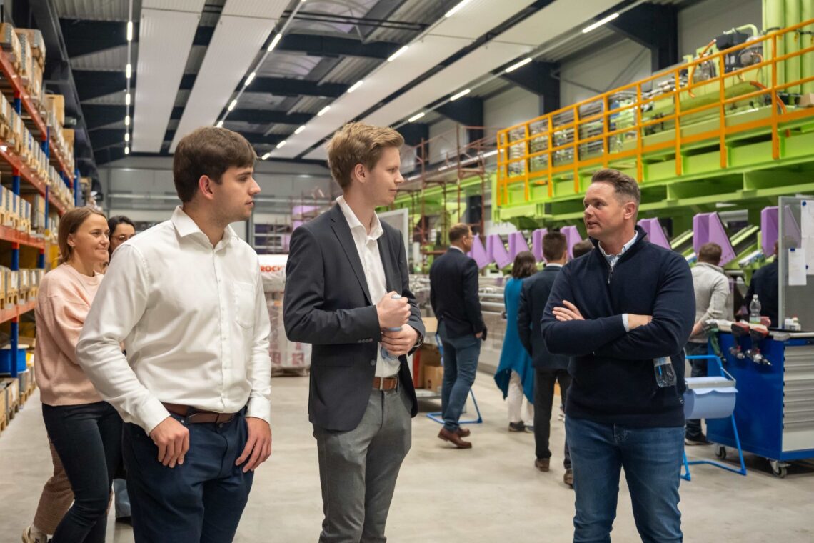 20241021_JW zu Besuch bei TETAN_ (c)Photos by Katharina Zausek_2 - salzi.at