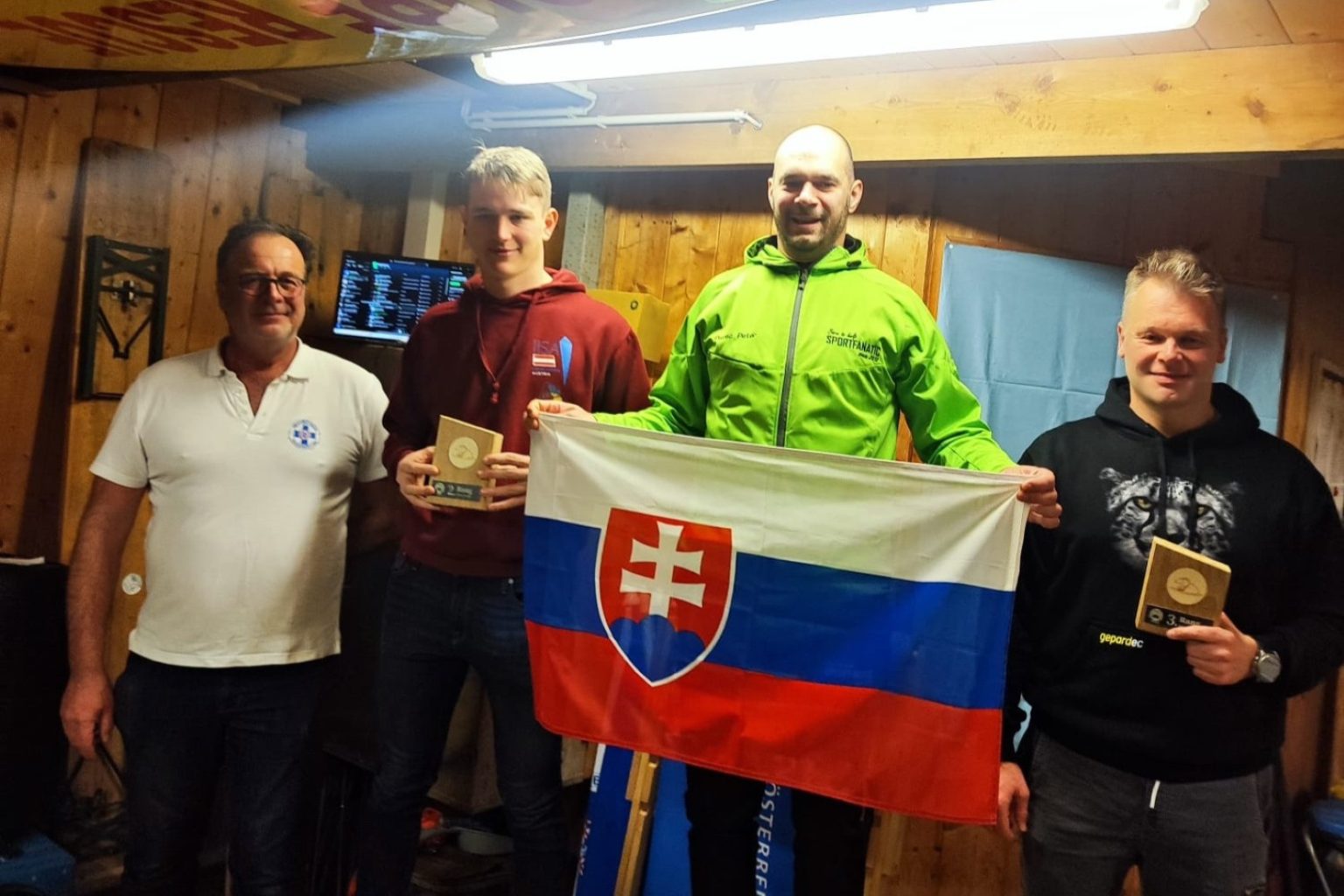 Sieger 250 m Freistil Abräumer des Tages Girkinger, Plavec, Spitzbart ...